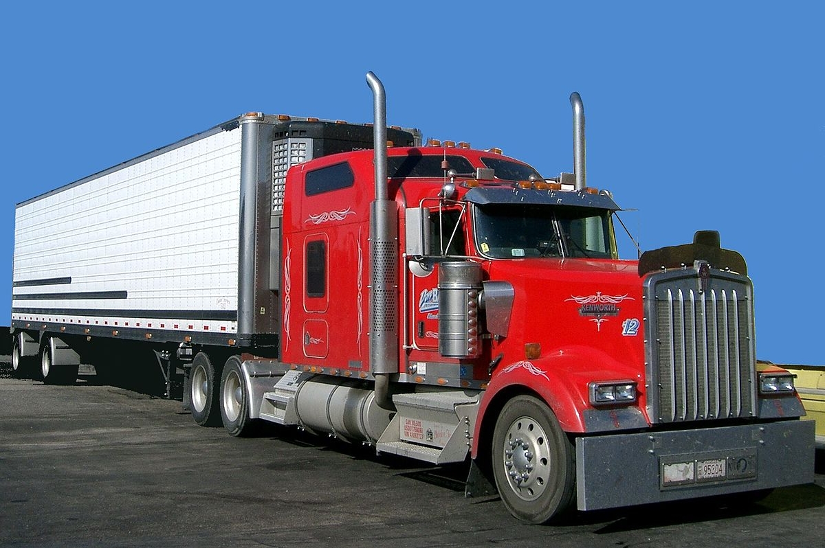 5 Best Semi Trucks for Truck Drivers - Drive My Way