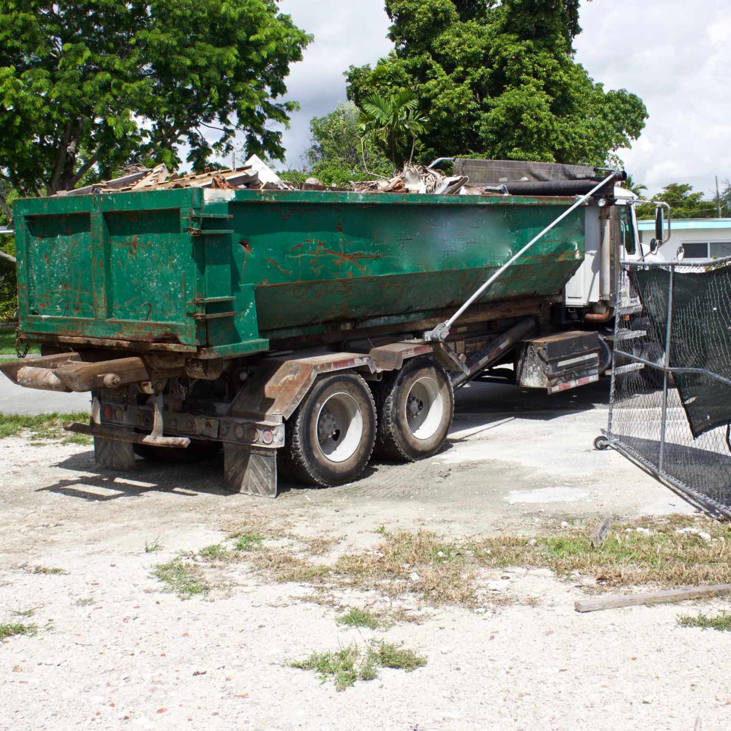 What It's Like to Be a Roll Off Truck Driver - Drive My Way